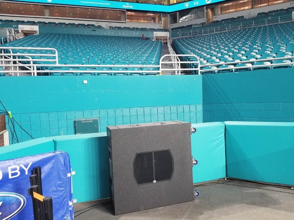 MIAMI DOLPHINS WARM UP TO ADRENALINE-PUMPING BASS WITH A DANLEY BC412 ...